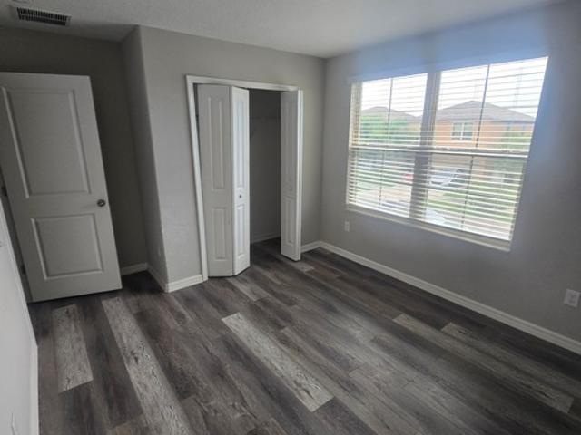 5 BR, 2 BA Apartment 7412 Pearly Everlasting Avenue, Palm River Clair Mel, FL 33619