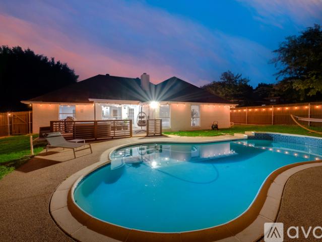 5 BR, 2 BA Apartment 7512 Brentwood Ct, North Richland Hills, TX 76182