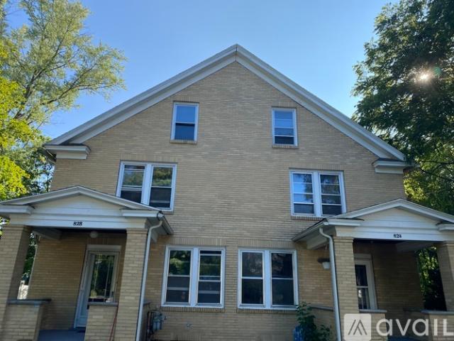 5 BR, 2 BA Apartment 824 Elmwood Street, State College, PA 16801