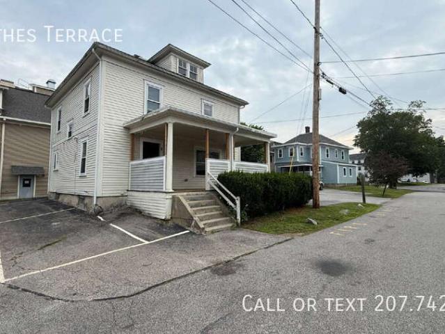 5 BR, 2 BA Apartment 8 Mathes Terrace, Durham, NH 03824