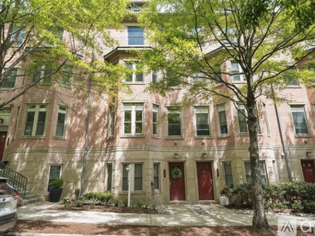 5 BR, 3.5 BA Apartment 2237 Fairfax Drive, Arlington, VA 22201