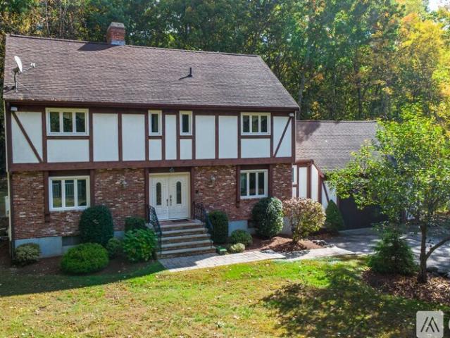 5 BR, 3.5 BA Apartment 23 Golden Oaks Drive, Salem, NH 03079