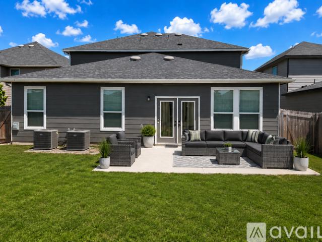 5 BR, 3.5 BA Apartment 318 Deer Crest Drive, New Braunfels, TX 78130