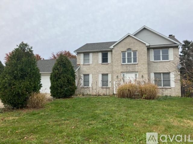 5 BR, 3.5 BA Apartment 930 Barks Road East, Marion, OH 43302