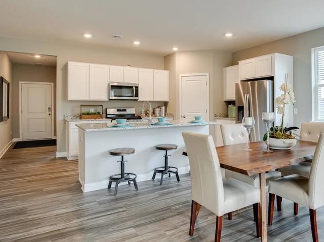 5 BR, 3.5 BA Apartment 9317 95th Place N, Maple Grove, MN 55369