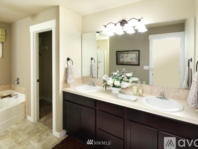 5 BR, 3.8 BA Apartment 27010 223rd Lane Southeast, Maple Valley, WA 98038