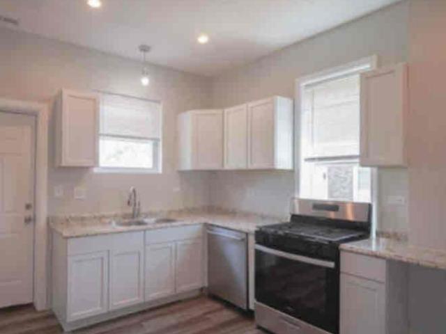 5 Br, 3 bath, Condo 6433 S Racine Ave