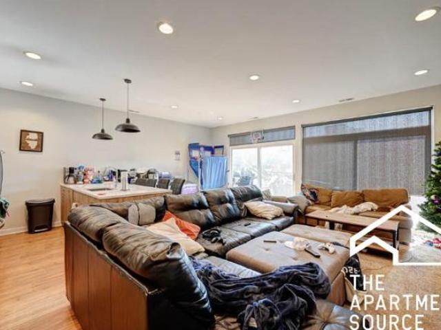 5 Br, 3 bath, Condo 2512 N Halsted