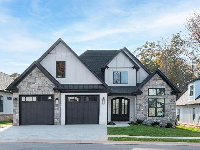 5 Br, 3 bath, Apartment 217 Bentley Grove Way