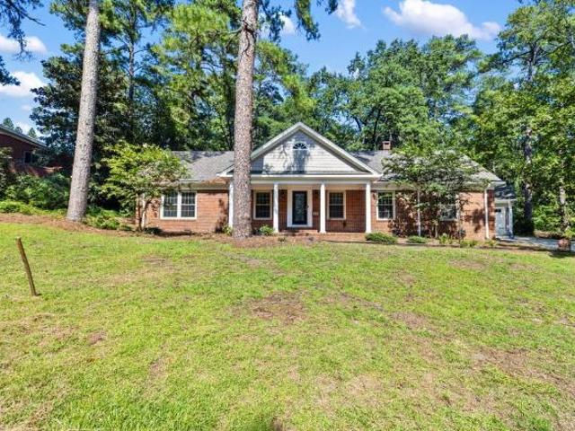 5 Br, 3 bath, Single Family Home 120 Dundee Rd