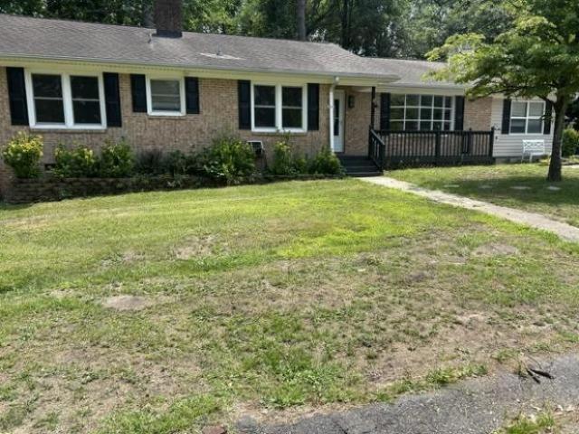 5 Br, 3 bath, Single Family Home 6401 Fenwick Pl