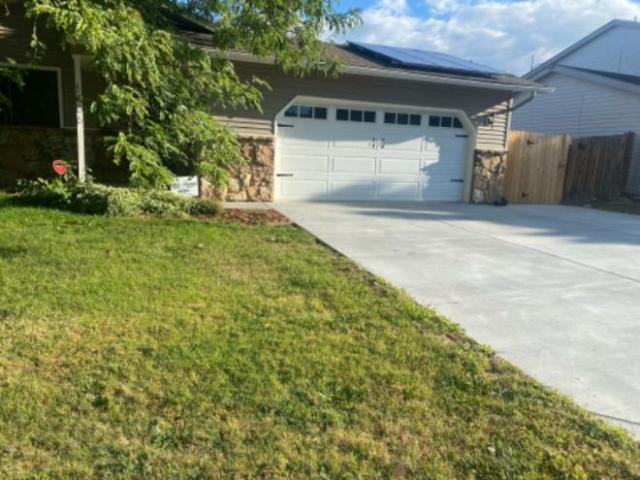 5 Br, 3 bath, Single Family 1406 Glen Haven Dr