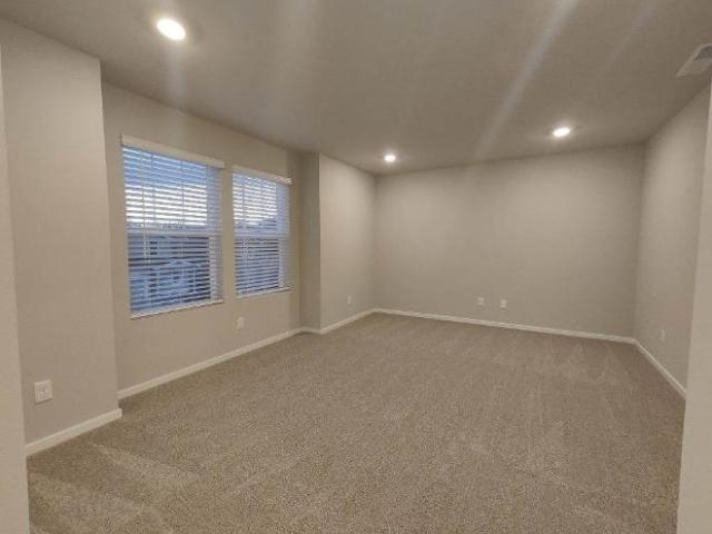 5 Br, 3 bath, Single Family 1429 SW Pendleton Way