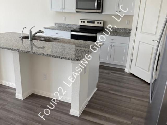 5 Br, 3 bath, Single Family 14612 Ben Franklin
