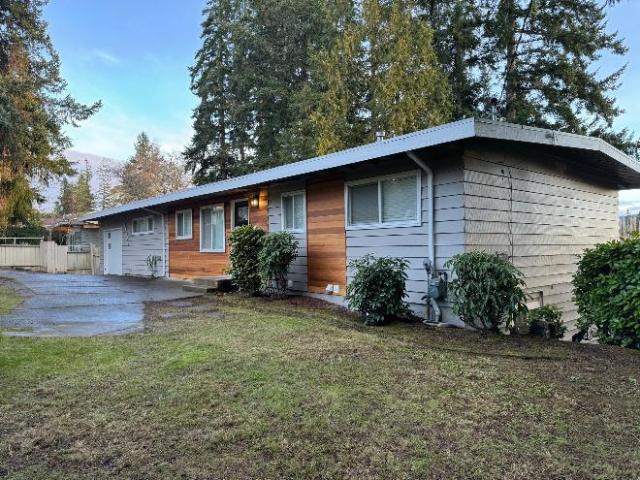 5 Br, 3 bath, Single Family 16209 Lake Hills Blvd