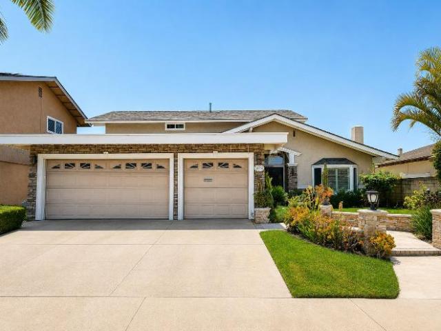 5 Br, 3 bath, Single Family 16576 Mount Todd St