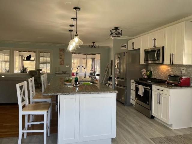 5 Br, 3 bath, Single Family 17804 Park Mill Dr