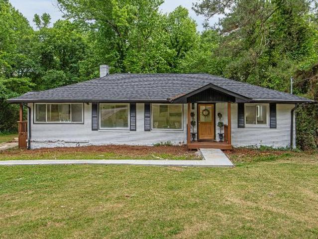 5 Br, 3 bath, Single Family 1803 Fay Street SE