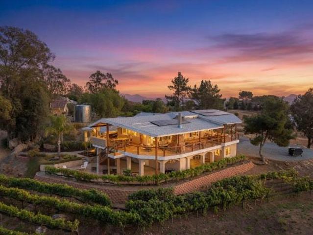 5 Br, 3 bath, Single Family 18759 Rangeland Rd