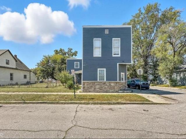 5 Br, 3 bath, Single Family 1902 S Delaware St