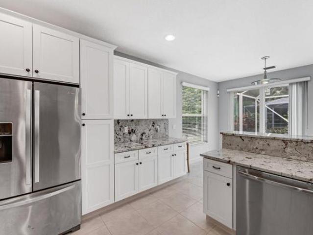 5 Br, 3 bath, Single Family 1019 N Egret Cir Circle N