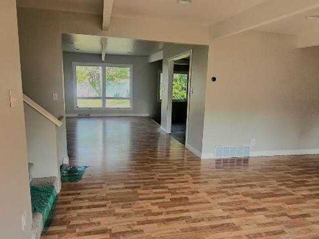 5 Br, 3 bath, Single Family 1029 Durango Drive