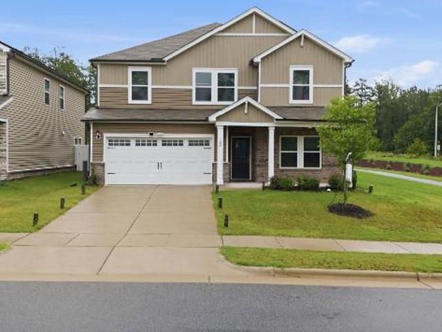 5 Br, 3 bath, Single Family 104 Acorn Grove Road