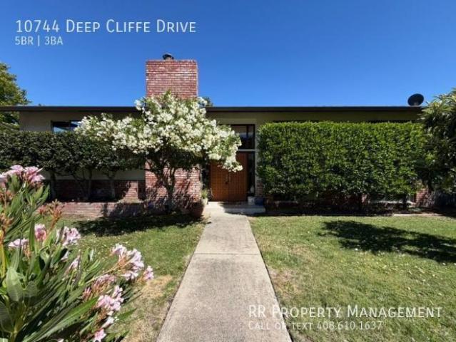 5 Br, 3 bath, Single Family 10744 Deep Cliffe Drive