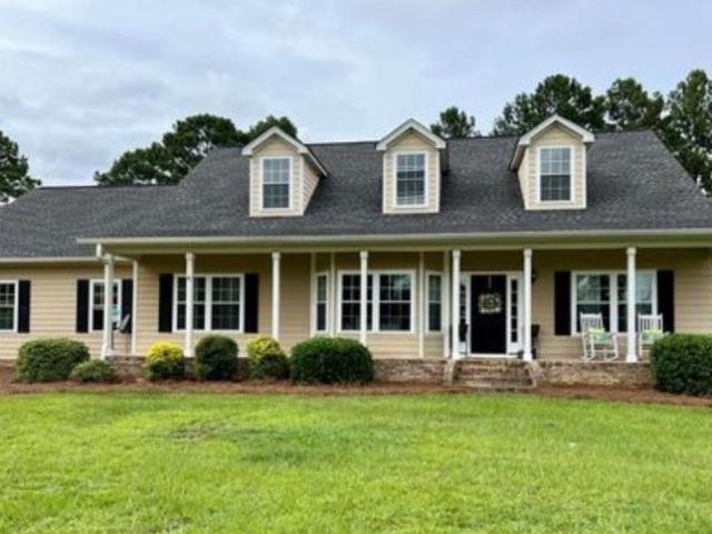 5 Br, 3 bath, Single Family 114 Nancy Ln