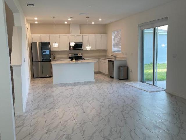5 Br, 3 bath, Single Family 11750 Firespike St