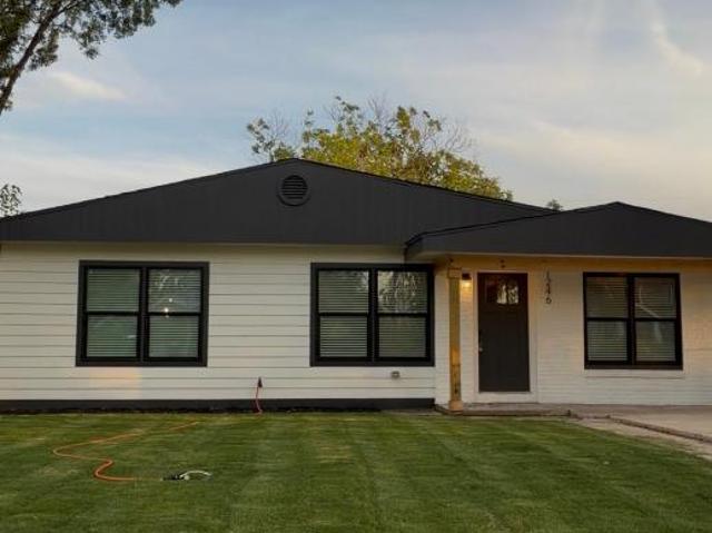 5 Br, 3 bath, Single Family 1246 Thompson Pl