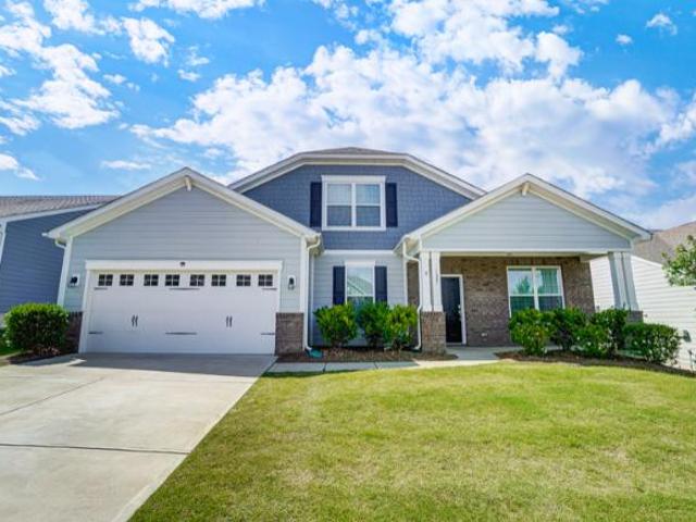 5 Br, 3 bath, Single Family 125 Barberry Drive