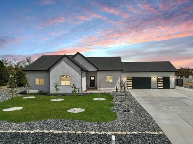 5 Br, 3 bath, Single Family 1328 S Papago Dr