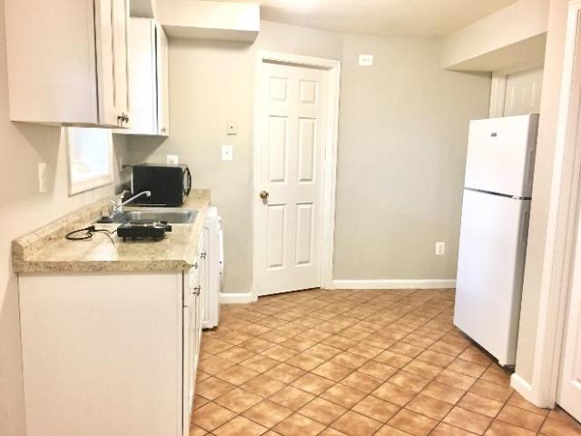 5 Br, 3 bath, Single Family 1333 April Way