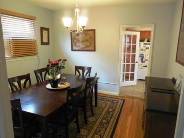 5 Br, 3 bath, Single Family 1334 Hamlin Street Ne