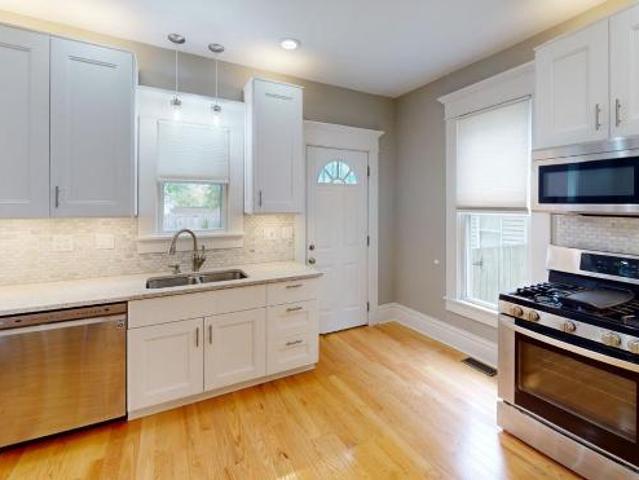 5 Br, 3 bath, Single Family 1348 Summit Street