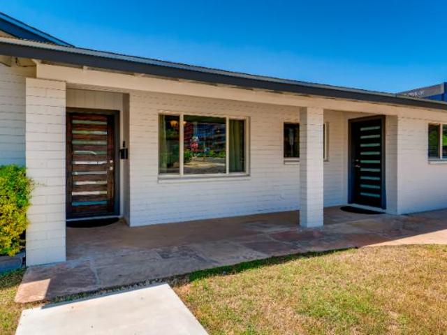 5 Br, 3 bath, Single Family 2401 E Elm St