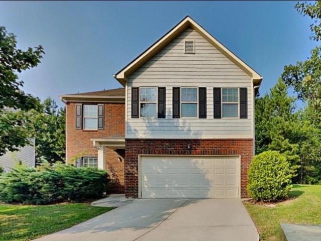 5 Br, 3 bath, Single Family 2495 Valley Creek Dr