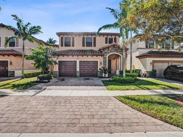 5 Br, 3 bath, Single Family 2502 NE 1st St