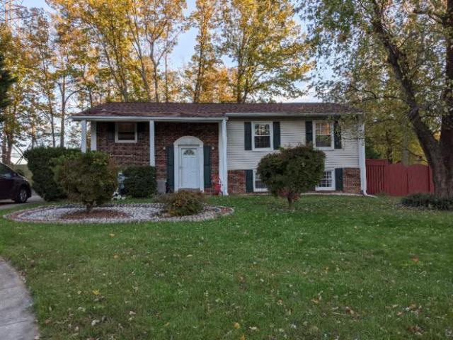 5 Br, 3 bath, Single Family 2504 Bristol Cir