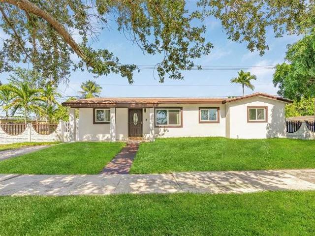 5 Br, 3 bath, Single Family 2901 SW 92nd Ave