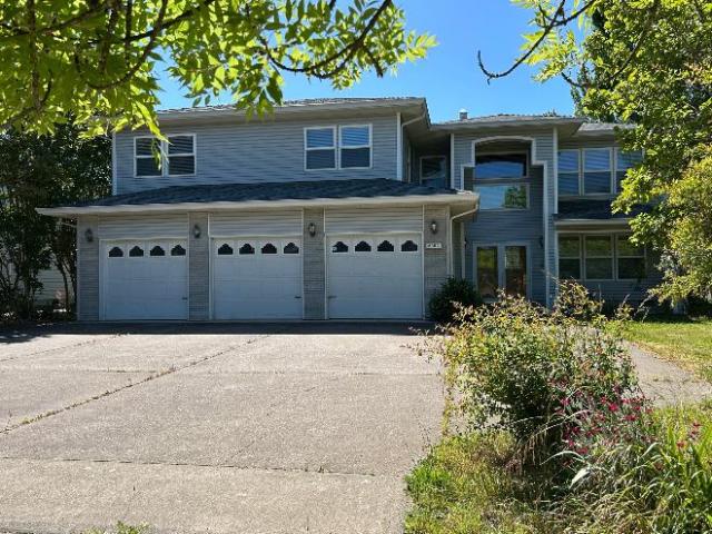 5 Br, 3 bath, Single Family 2950 Marion Street SE