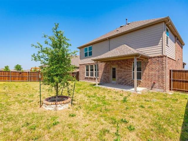 5 Br, 3 bath, Single Family 2004 Robert St