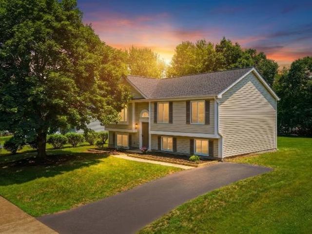 5 Br, 3 bath, Single Family 202 Leslie Ct