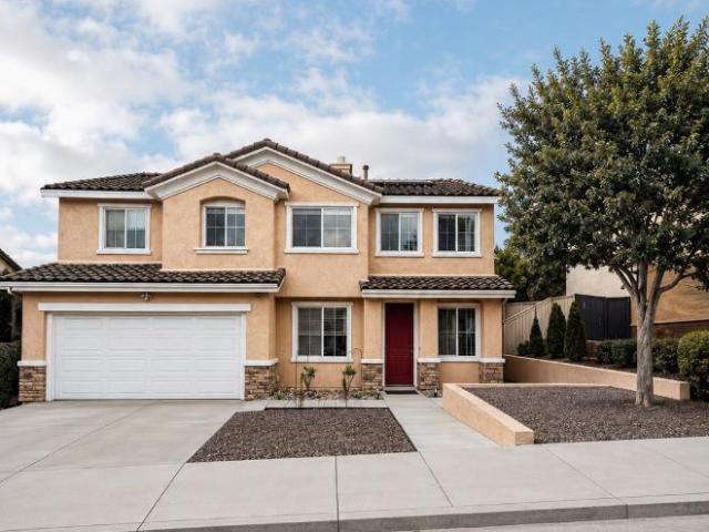 5 Br, 3 bath, Single Family 2034 Date St