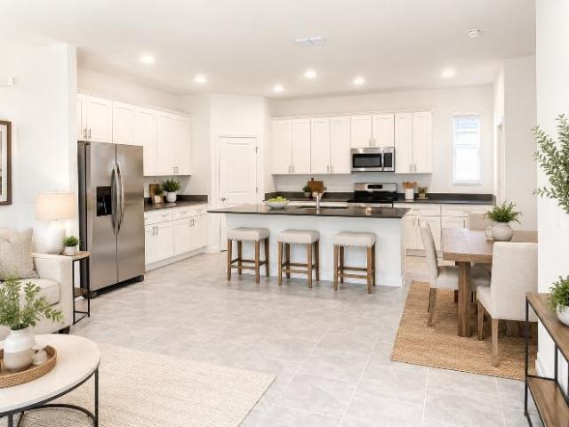 5 Br, 3 bath, Single Family 2147 Sweet Honey Lane