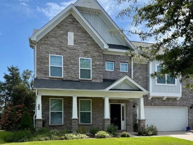 5 Br, 3 bath, Single Family 223 Charter Oaks Dr