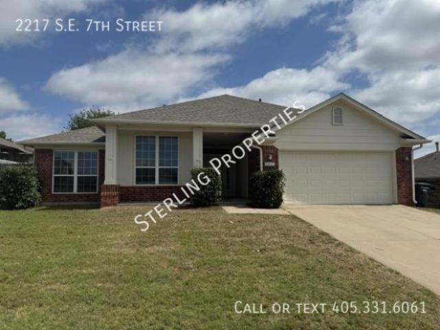 5 Br, 3 bath, Single Family 2217 S E 7th Street