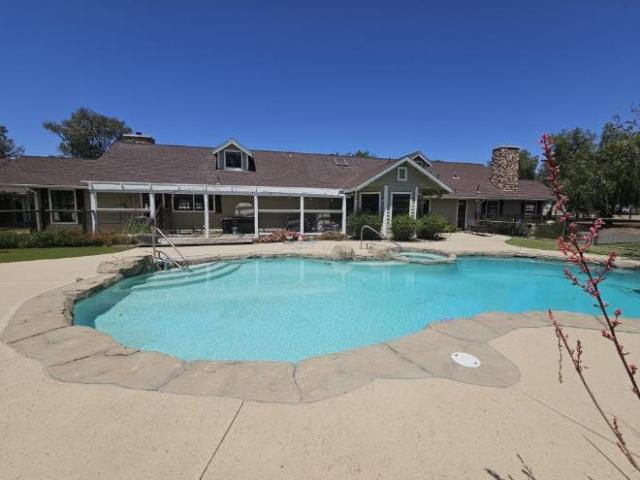 5 Br, 3 bath, Single Family 22530 Rolling Meadows Dr