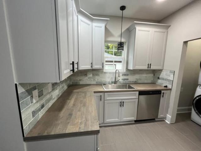 5 Br, 3 bath, Single Family 239 Spring St